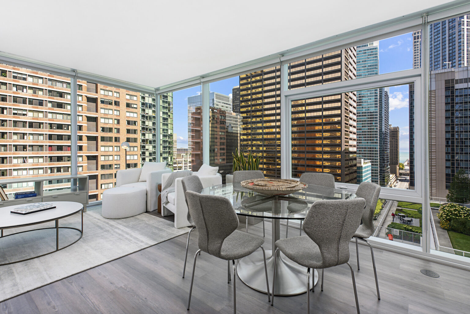 Chicago Real Estate: 5 Luxurious Downtown Condos That Are Springboards ...