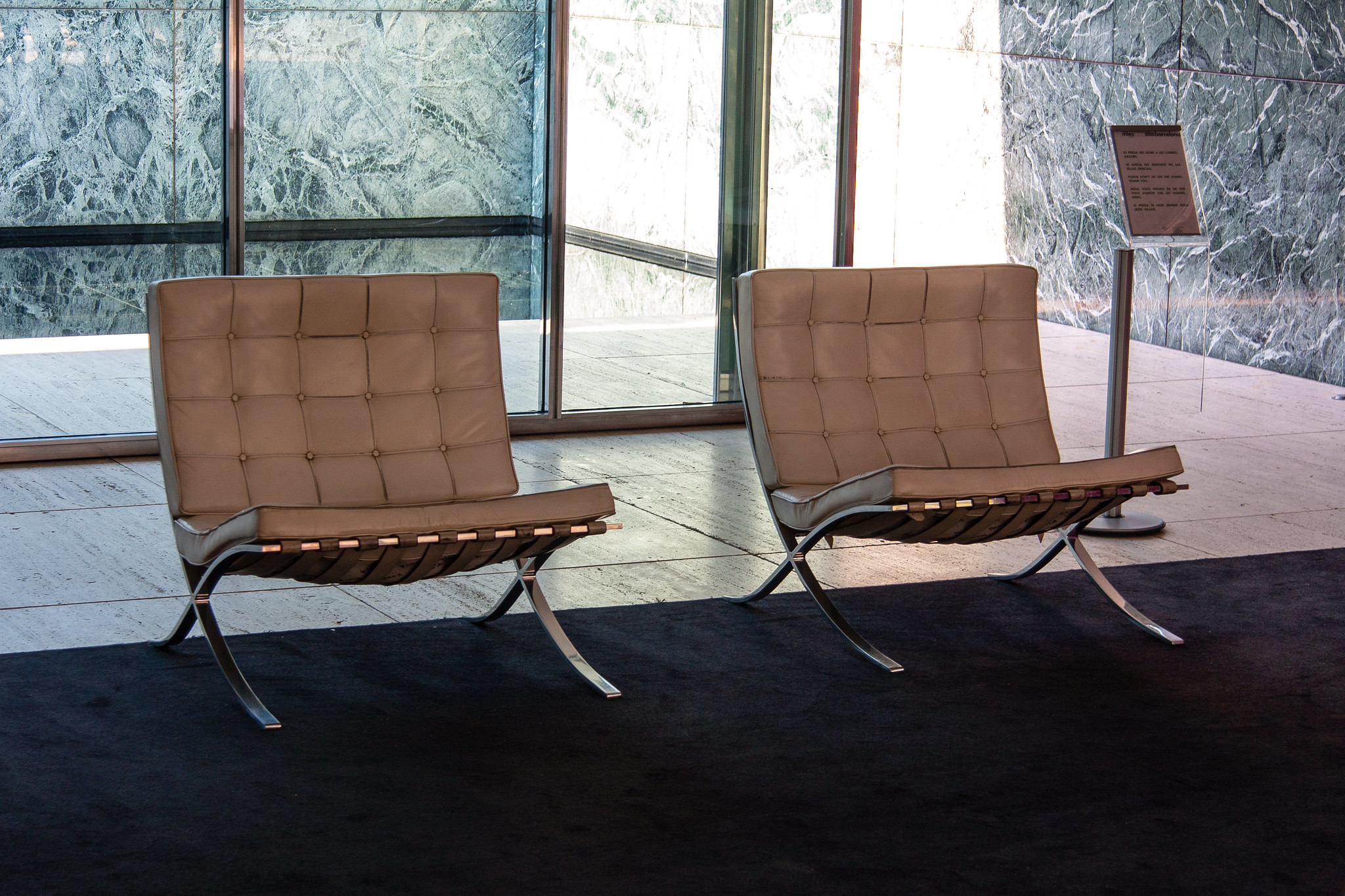 A Brief History of Modernist Furniture - Optima