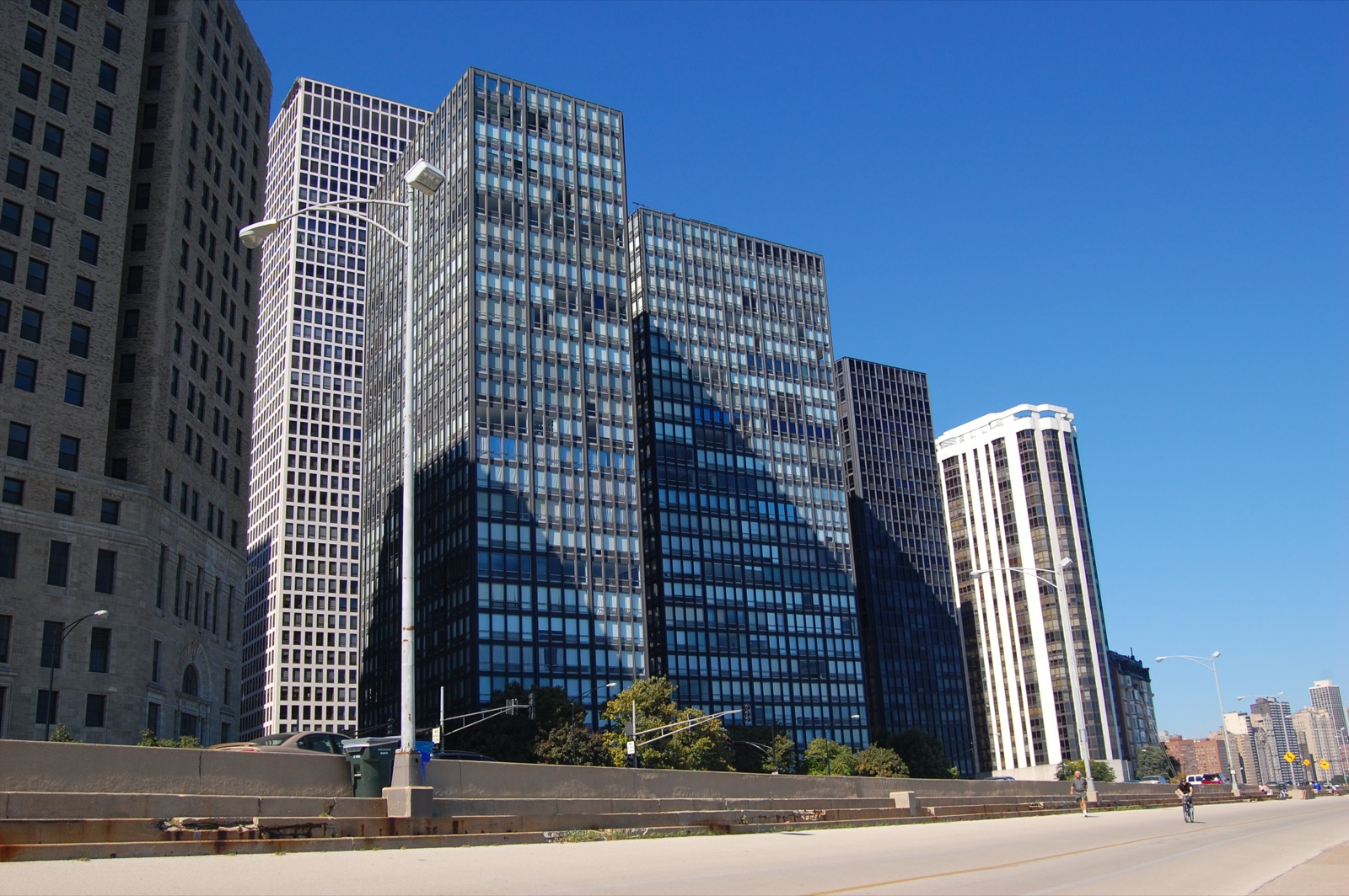 Ludwig Mies van der Rohe and His Role in the Chicago Skyline - Optima