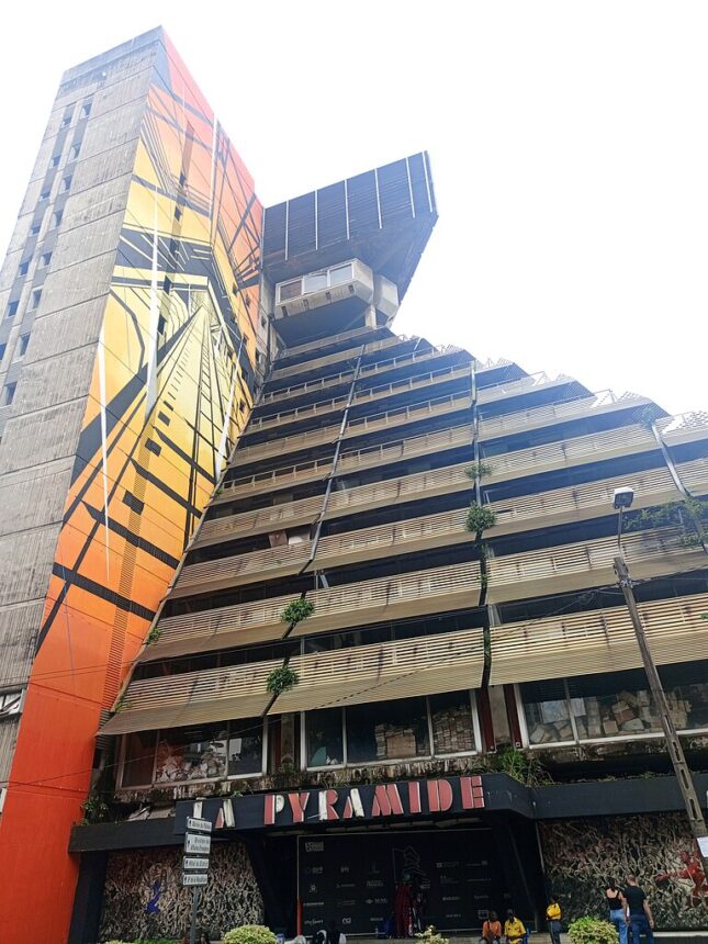 Modernism and African Architecture - Optima