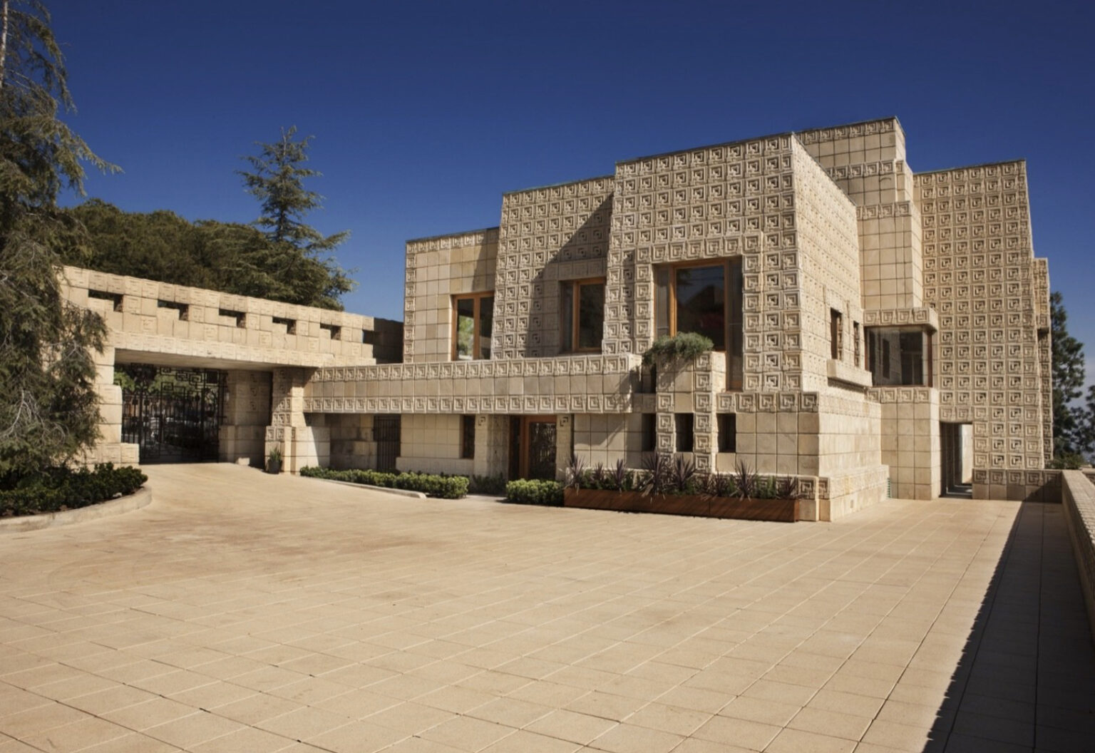 The Ennis House: Frank Lloyd Wright's Most Documented Work - Optima