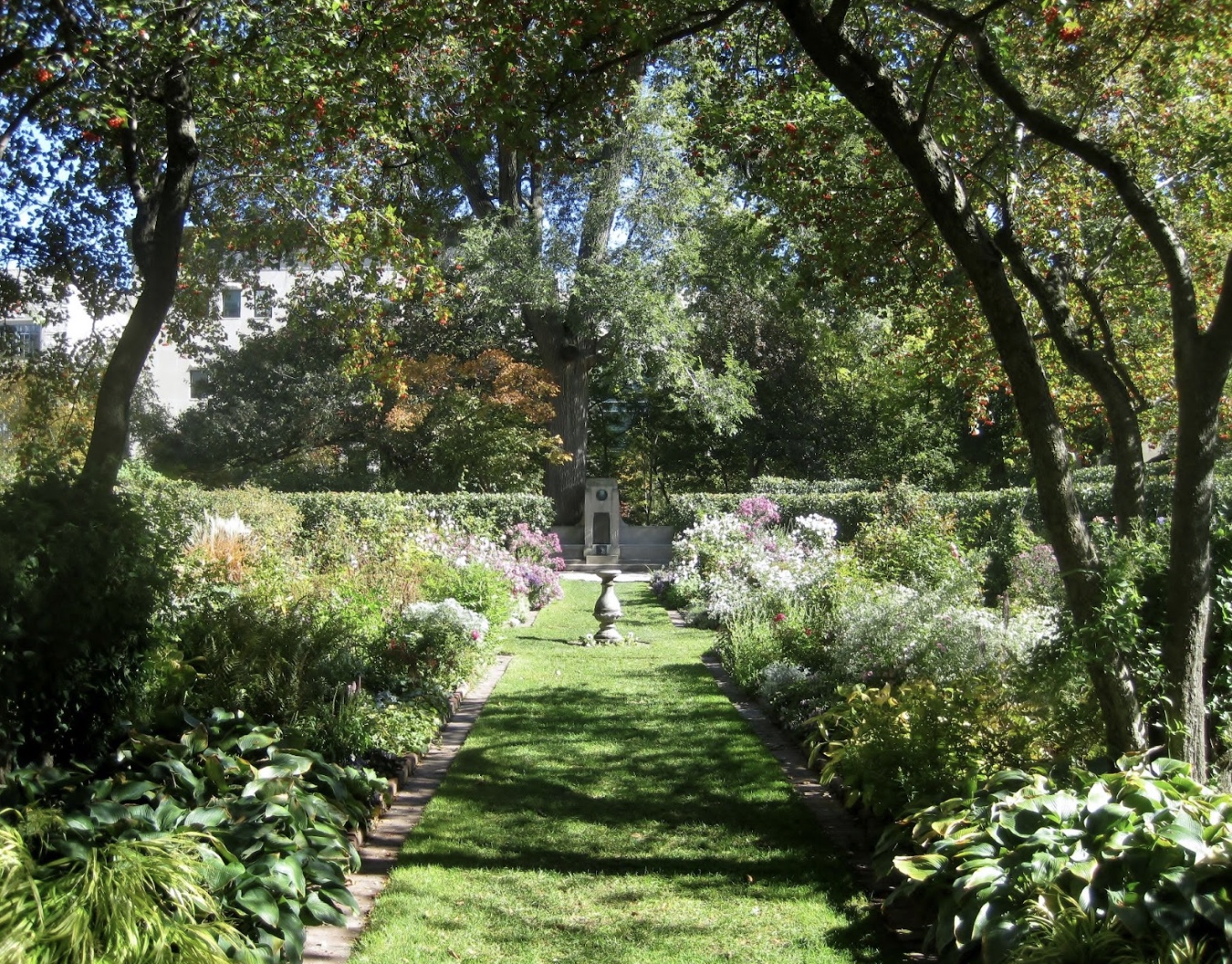 Visit the Shakespeare Garden at Northwestern University - Optima