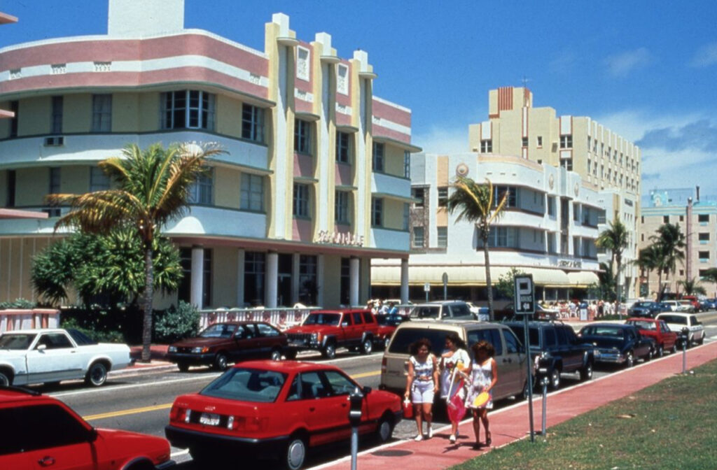 A Brief History of the Streamline Moderne Movement - Optima